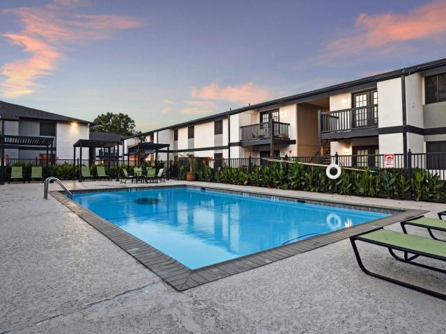 2 BR, 2 BA Apartment 3030 Elmside Drive Unit 094W, Houston, TX 77042