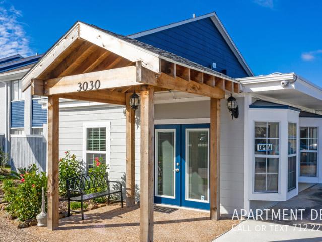 2 BR, 2 BA Apartment 3036 S Broadway StÂ, La Porte, TX 77571