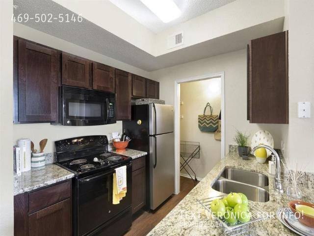 2 BR, 2 BA Apartment 3050 Tamarron Blvd Austin, TX 78746