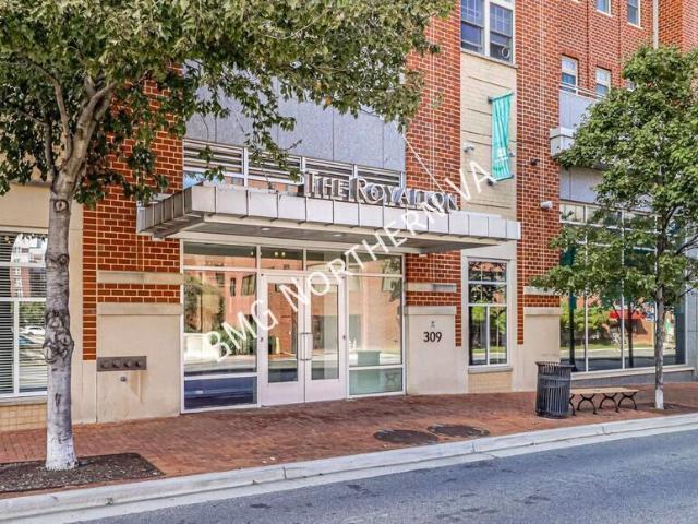 2 BR, 2 BA Apartment 309 Holland Ln, Alexandria, VA 22314