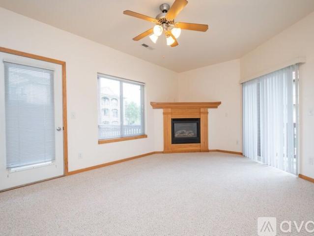 2 BR, 2 BA Apartment 30 Redtail Bend, Unit 6, Coralville, IA 52241