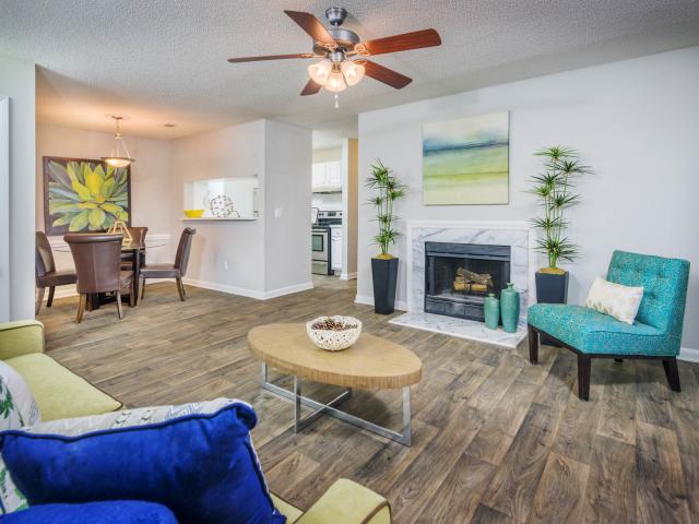 2 BR, 2 BA Apartment 3100 North Elm Street Unit 10K, Greensboro, NC 27408