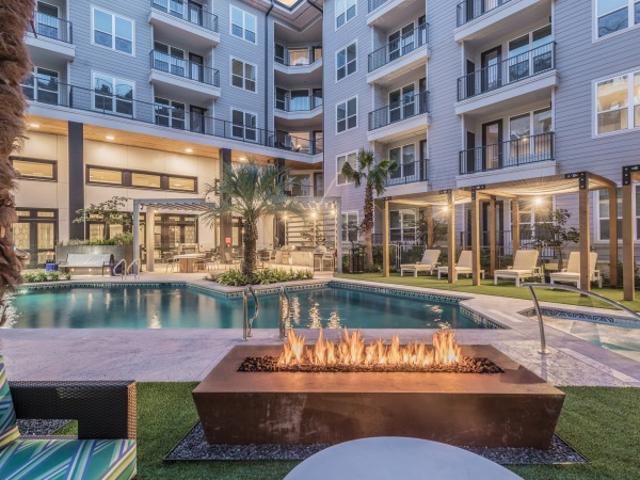 2 BR, 2 BA Apartment 3101 Kramer Ln, Austin, TX 78758