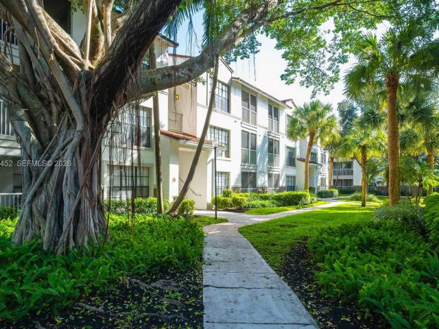 2 BR, 2 BA Apartment 3101 Port Royale Boulevard, Fort Lauderdale, FL 33308
