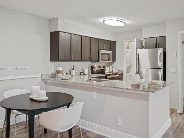 2 BR, 2 BA Apartment 3101 Port Royale Boulevard, Fort Lauderdale, FL 33308