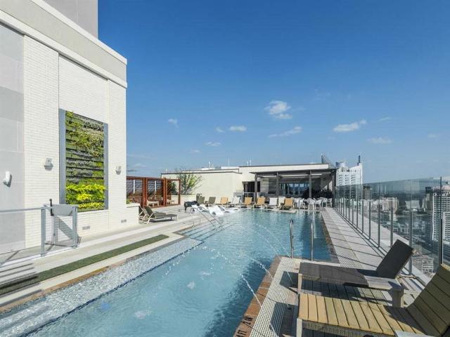 2 BR, 2 BA Apartment 310 Bowie St, Austin, TX 78703