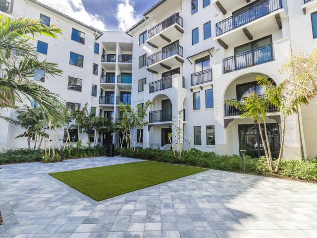 2 BR, 2 BA Apartment 3111 South Dixie Highway Unit 1 306, West Palm Beach, FL 33405