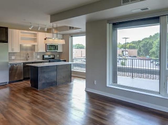 2 BR, 2 BA Apartment 3118 W Lake St, Minneapolis, MN 55416