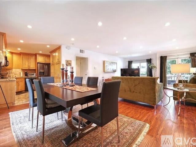 2 BR, 2 BA Apartment 312 N Louise Street, Unit 108, Glendale, CA 91206