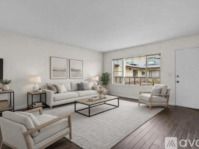 2 BR, 2 BA Apartment 312 N Louise Street, Unit #210, Glendale, CA 91206