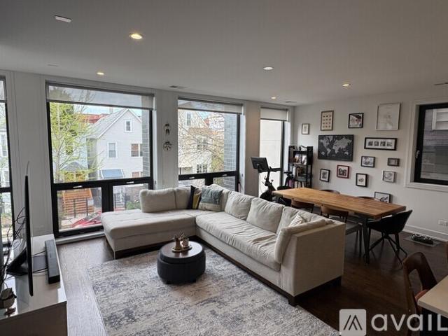 2 BR, 2 BA Apartment 3137 West Lyndale Street, Unit 3137 W Lyndale St, Chicago, IL 60647