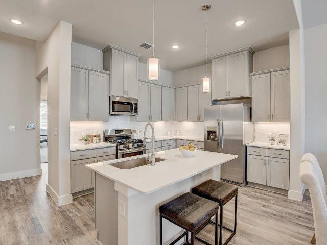 2 BR, 2 BA Apartment 3151 Winter Rose Way Unit 11, Arlington, TX 76005