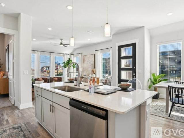 2 BR, 2 BA Apartment 3166 Morning Bloom Trl, Unit 1, Arlington, TX 76005