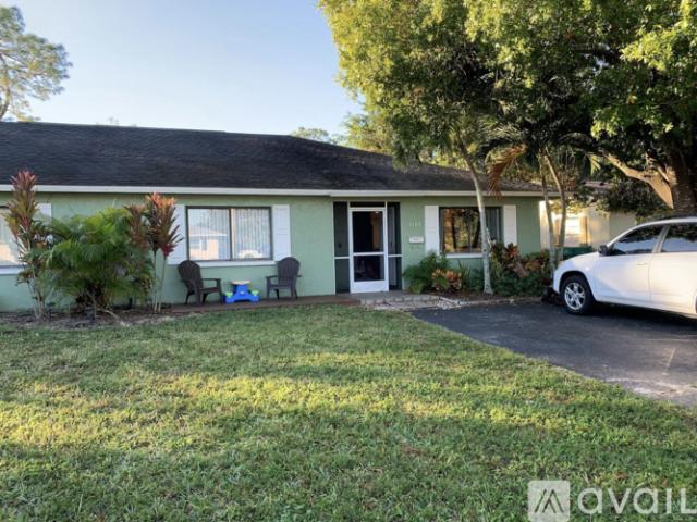 2 BR, 2 BA Apartment 3188 Ponce De Leon Drive, Naples, FL 34105