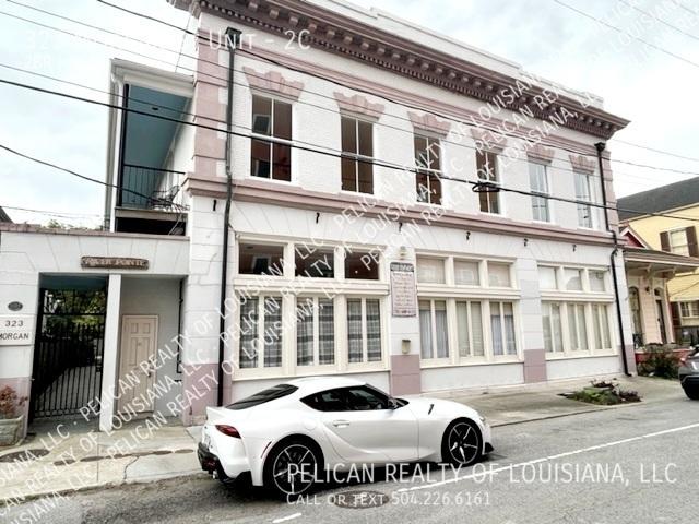 2 BR, 2 BA Apartment 323 Morgan St Unit, New Orleans, LA 70114