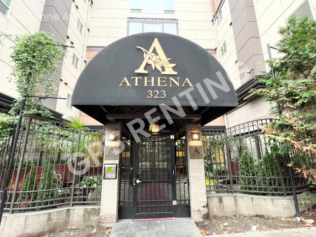 2 BR, 2 BA Apartment 323 Queen Anne Ave N, Seattle, WA 98109