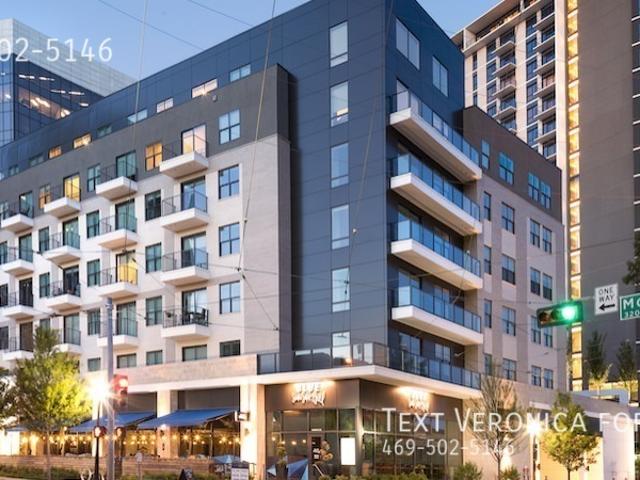 2 BR, 2 BA Apartment 3200 McKinney Ave, Dallas, TX 75204