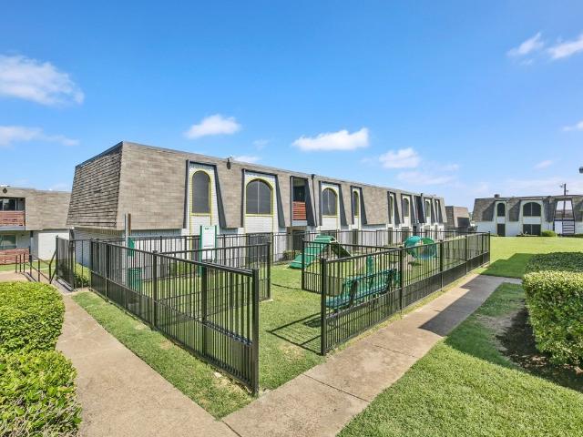 2 BR, 2 BA Apartment 3201 East Park Row Drive Unit 17 1427 A, Arlington, TX 76010