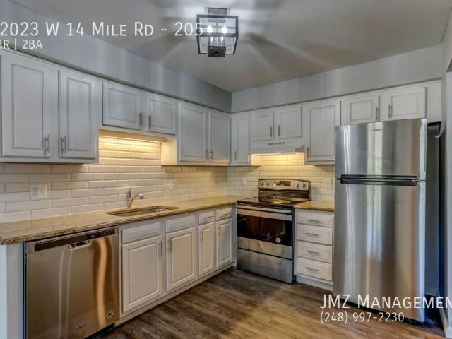 2 BR, 2 BA Apartment 32023 W 14 Mile Rd, Farmington Hills, MI 48334