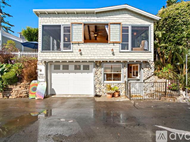 2 BR, 2 BA Apartment 32060 Virginia Way, Laguna Beach, CA 92651