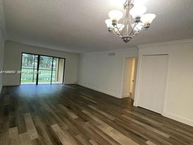 2 BR, 2 BA Apartment 321 Lakeview Drive, Weston, FL 33326