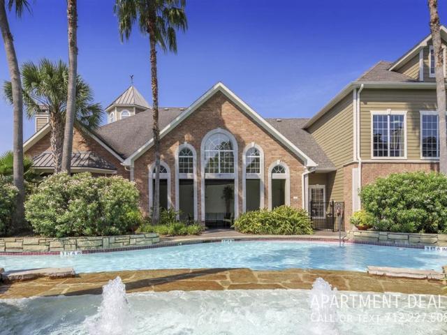 2 BR, 2 BA Apartment 3231 Woodland Park DrÂ, Houston, TX 77082