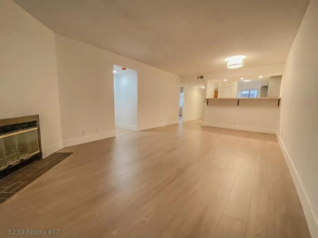 2 BR, 2 BA Apartment 3239 Altura Blvd, Glendale, CA 91214