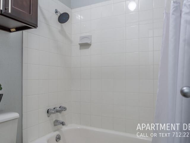 2 BR, 2 BA Apartment 3239 Mangum RdÂ, Houston, TX 77092