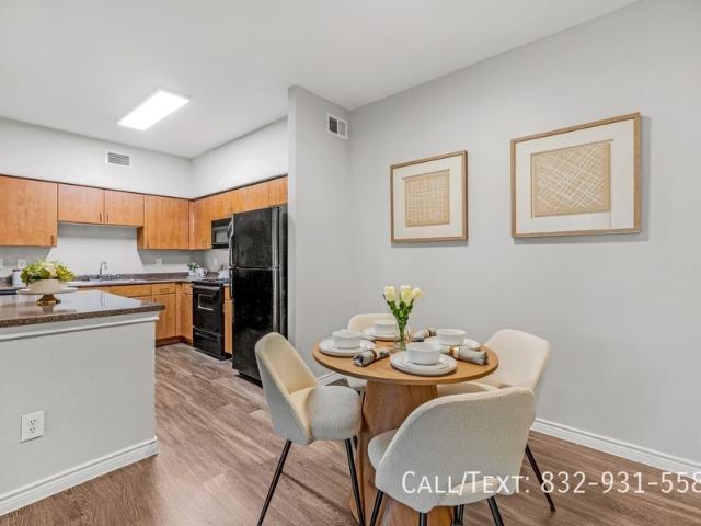 2 BR, 2 BA Apartment 3298 S Dairy Ashford Rd, Houston, TX 77082