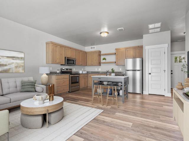 2 BR, 2 BA Apartment 329 Valo Drive Unit 301, Idaho Falls, ID 83401