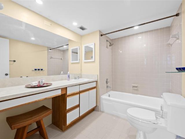 2 BR, 2 BA Apartment 3300 West Rolling Hills Circle, Davie, FL 33328