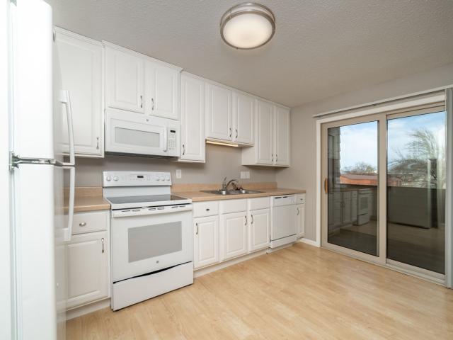 2 BR, 2 BA Apartment 3301 17th Ave S #102 Unit 302, Fargo, ND 58103