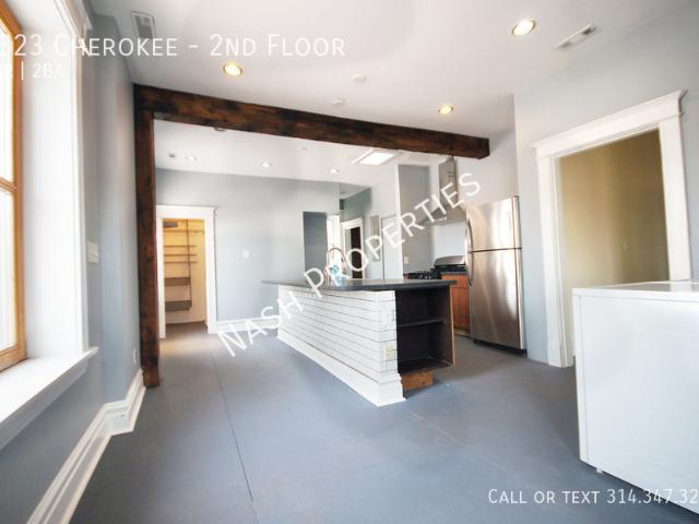 2 BR, 2 BA Apartment 3323 Cherokee, St. Louis, MO 63118