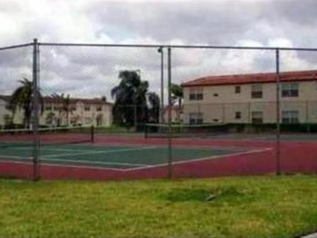 2 BR, 2 BA Apartment 334 Southwest 86th Avenue, Pembroke Pines, FL 33025