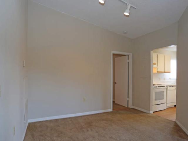 2 BR, 2 BA Apartment 3378 Mission Lake Dr, Orlando, FL 32817