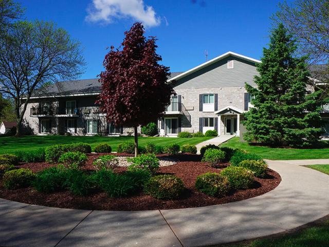 2 BR, 2 BA Apartment 33 Oakbridge Court #9 Unit 27, Madison, WI 53717