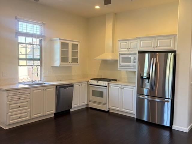 2 BR, 2 BA Apartment 33 Costa Brava, Unit Costa Brava, Irvine, CA 92620