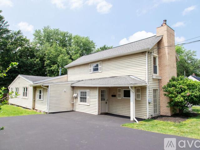 2 BR, 2 BA Apartment 3 Pine St, Unit 1, Baldwinsville, NY 13027