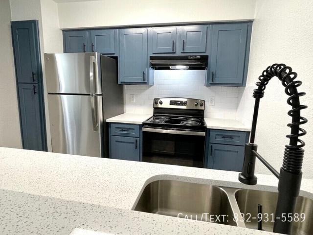 2 BR, 2 BA Apartment 4400 Gibson St, Houston, TX 77007