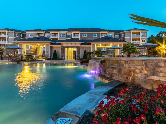 2 BR, 2 BA Apartment 4402 Riverchase Dr Unit 2215, Phenix City, AL 36867