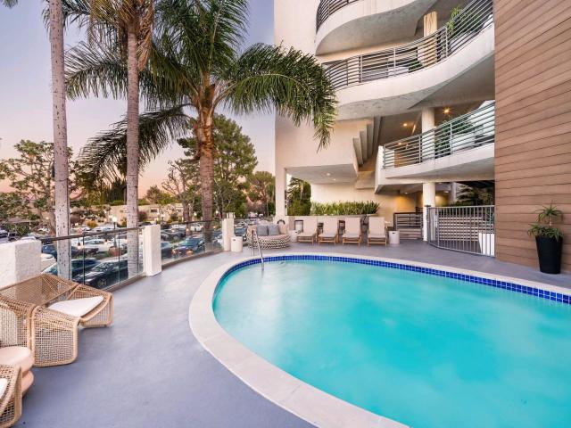 2 BR, 2 BA Apartment 4440 Sepulveda Boulevard Unit 306, Sherman Oaks, CA 91403