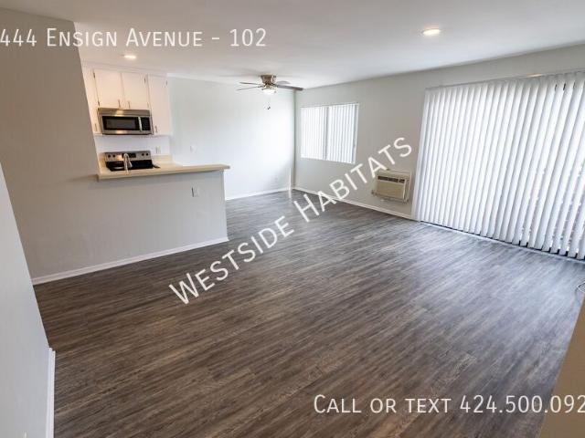 2 BR, 2 BA Apartment 4444 Ensign Avenue, West Toluca Lake, CA 91602