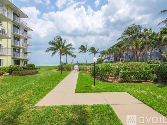 2 BR, 2 BA Apartment 4450 Jimmy Buffett Mem Hwy, Unit 102, Vero Beach, FL 32963