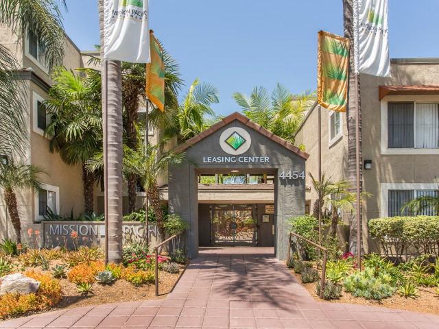 2 BR, 2 BA Apartment 4454 44th Street Unit 221, San Diego, CA 92115