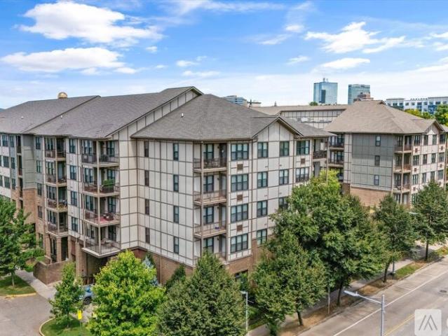 2 BR, 2 BA Apartment 445 W Blount Ave, Unit 528, Knoxville, TN 37920