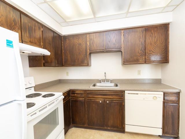 2 BR, 2 BA Apartment 4480 Parklawn Avenue South Unit 4456 101, Minneapolis, MN 55435