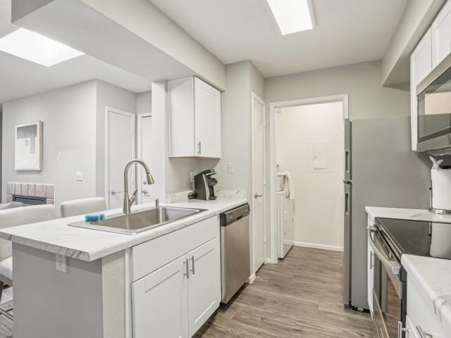 2 BR, 2 BA Apartment 4502 E Paradise Village Pkwy S Unit 3008, Phoenix, AZ 85032