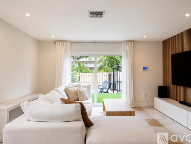 2 BR, 2 BA Apartment 450 Southeast 7th Street, Unit 232, Dania Beach, FL 33004