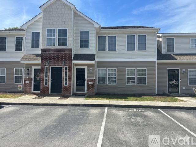 2 BR, 2 BA Apartment 4513 Country Club Road, Unit F103, Morehead City, NC 28557