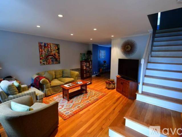 2 BR, 2 BA Apartment 4520 34th Street South, Unit 1, Arlington, VA 22206